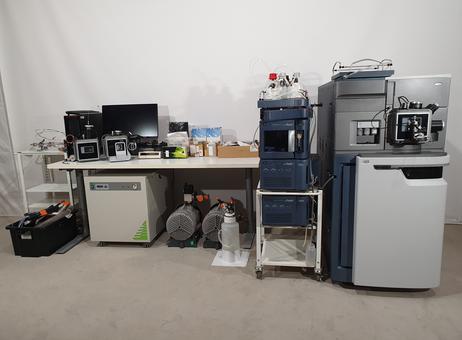 Maseni spektrometar i Waters NanoAcquity UPLC Waters Synapt G2-Si HDMS