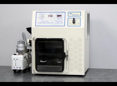 VirTis Advantage XL liofilizator sa policama i zatvaračima 360065 sa vakuum pumpom