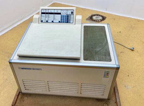 Laboratorijska centrifuga SIGMA 6-10