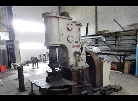 Kovački čekić B&S Massey 150 KG