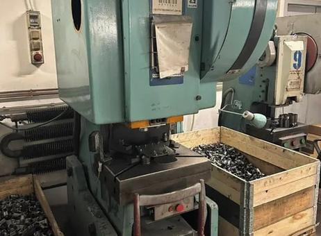 Ekscentarska presa Smeral LEN 40 C
