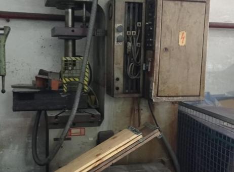 Hidraulična presa WMW PYE 10 10 S1M