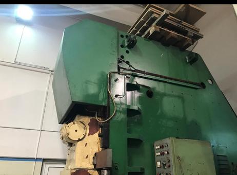 Hidraulična presa JELŠINGRAD 400t