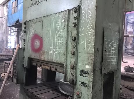 Mašina za hladno kovanje Германия KES-250