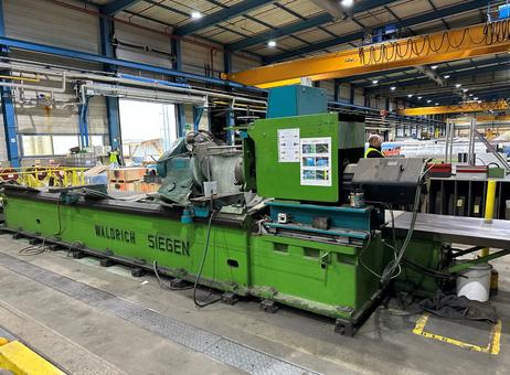 Bezusredna cilindrična brusilica Waldrich Siegen Siemens 810