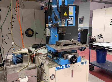 Elektroeroziona mašina za potapanje Madra BT-E