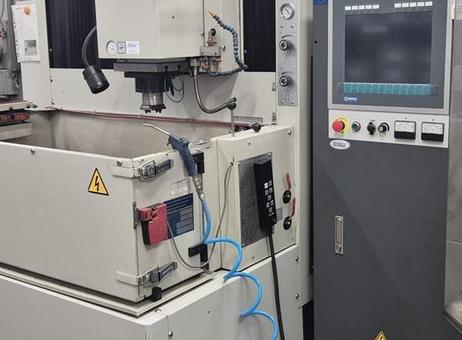 Die tone edm mašina Chmer CM A64C