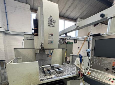cnc mašina za glodanje tipa kreveta Ajax AJCBM 750VH