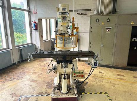 cnc univerzalna glodalica Chevalier FM 3VS