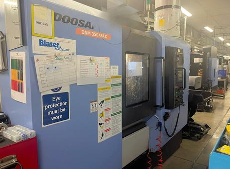 Vertikalni obradni centar Doosan DNM350-5AX