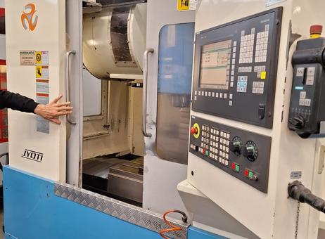 Vertikalni obradni centar JYOTI VMC 400V