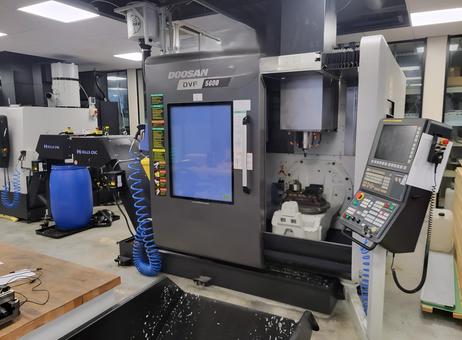 Vertikalni obradni centar Doosan DVF5000