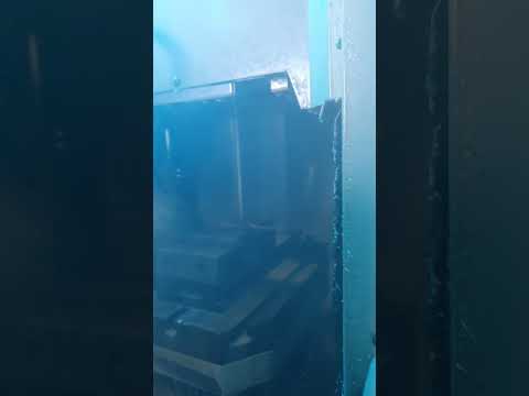Obradni centar - vertikalni Haas MDC 500