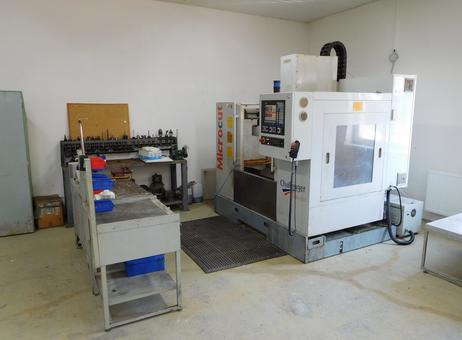 Vertikalni obradni centar MICROCUT MM 430