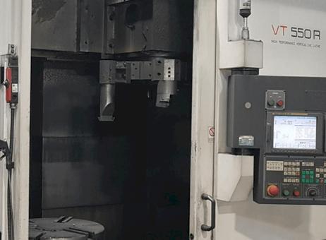 strug sa vertikalnim kupolom sa cnc HWACHEON VT550R