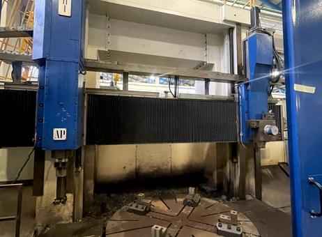 strug sa vertikalnim kupolom sa cnc P. CARNAGHI AC 25 SP CNC