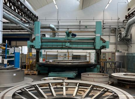 strug sa vertikalnim kupolom sa cnc SAMU RS 35-50 CNC