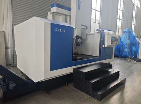 strug sa vertikalnim kupolom sa cnc LUZHONG MACHINE TOOL CK5116/1400