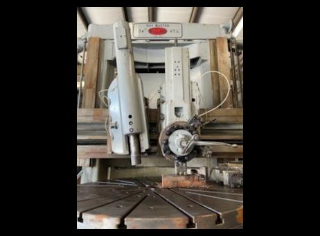 strug sa vertikalnim kupolom sa cnc Bullard CUTMASTER 74