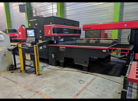 AMADA LC2415 Alpha 5 laser – 3,5 kW – 2017. godina – automatsko utovarivanje/itovarivanje – stolovi sa četkama – nizak broj radnih sati
