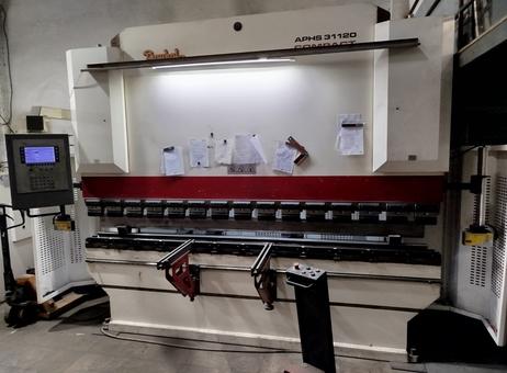 Kompaktna CNC presa za savijanje Baykal APHS 31120 i hidraulične makaze Baykal HGL 3106