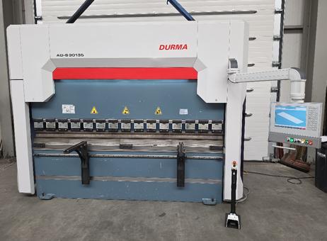 CNC abkant presa Durma AD S 30135