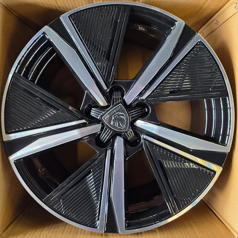 ALU FELNE
7J x17 ET44 5X108