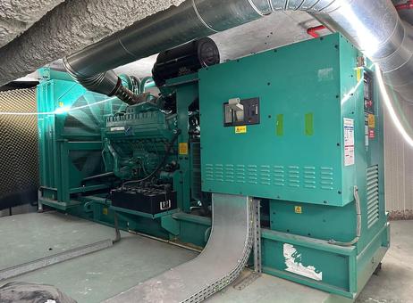 Generatorski set Cummins QST30-G7