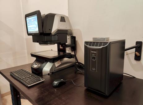Optička merna mašina KEYENCE IM-7030T