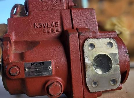 Klipna pumpa Kawasaki K3VL45/B nekorišćena.