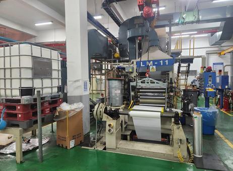 Polovni vakuumski metalizator Ulvac EWA-165