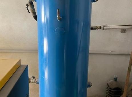 Vertikalni SICC rezervoar od 500 litara, ofarban