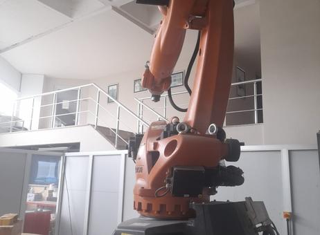 Kuka KR 120 R2700 dodatni HA robot (45 sati rada)