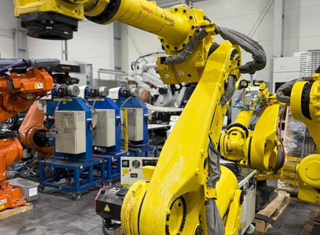 Industrial Robot Fanuc R-2000iC/165F