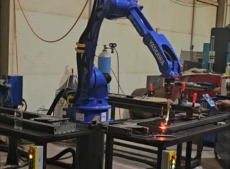 Industrial Robot Yaskawa AR 2010