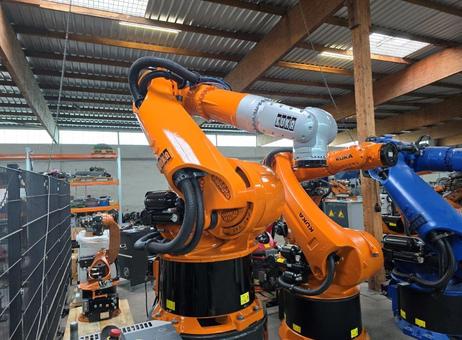 Industrial Robot Kuka KR360L240-2 F Foundry