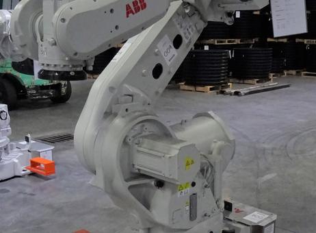 Industrial Robot ABB IRB 6700-235/2.65 M2004