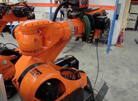 Industrial Robot KUKA KR210-2 2000