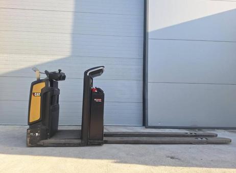 Mašina za rukovanje materijalom Caterpillar N020NE