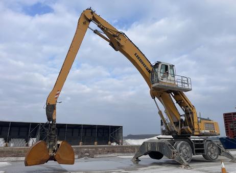 Teleskopski manipulator Liebherr A944C HD