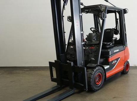 Dizel viljuškar Linde E 30 387