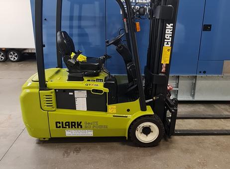 Polovni električni viljuškar CLARK GTX 20 S Samo 52 radna sata!