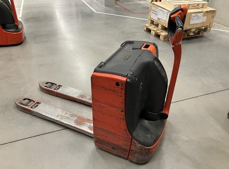 Električni viljuškar Linde T16