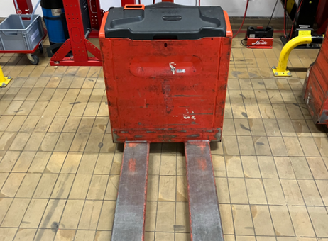 Električni viljuškar Linde T16