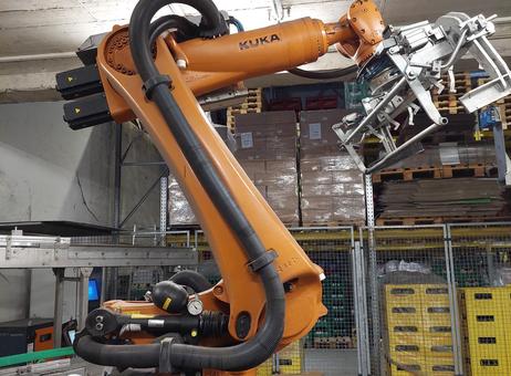 Paletizer - robot za paletiranje Kuka KR 240 R2900 ultra