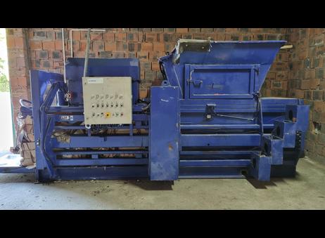 Kompaktor otpada Albers baler