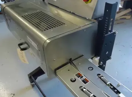 Doboj B500 kontinuirani trakasti sealer
