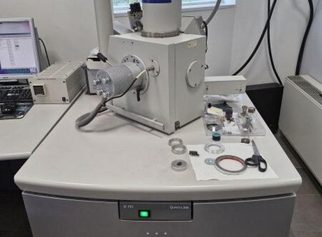 Kompanija FEI, skenirajući elektronski mikroskop (SEM) QUANTA 200