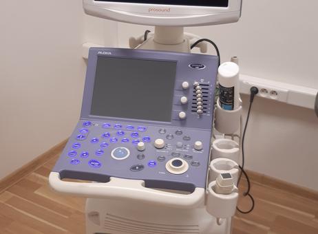 HITACHI Aloha Alpha 6 digitalni ultrazvučni uređaj za pregled celog tela