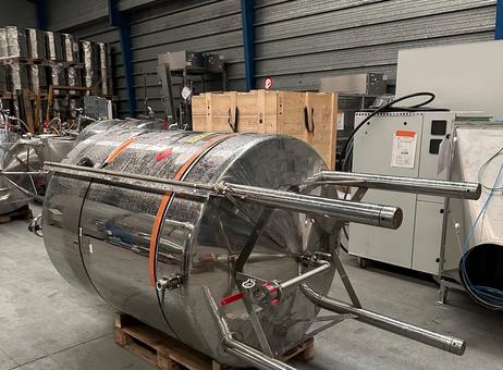 Tank Bionaz 2000 liter stainless steel tank with agitation